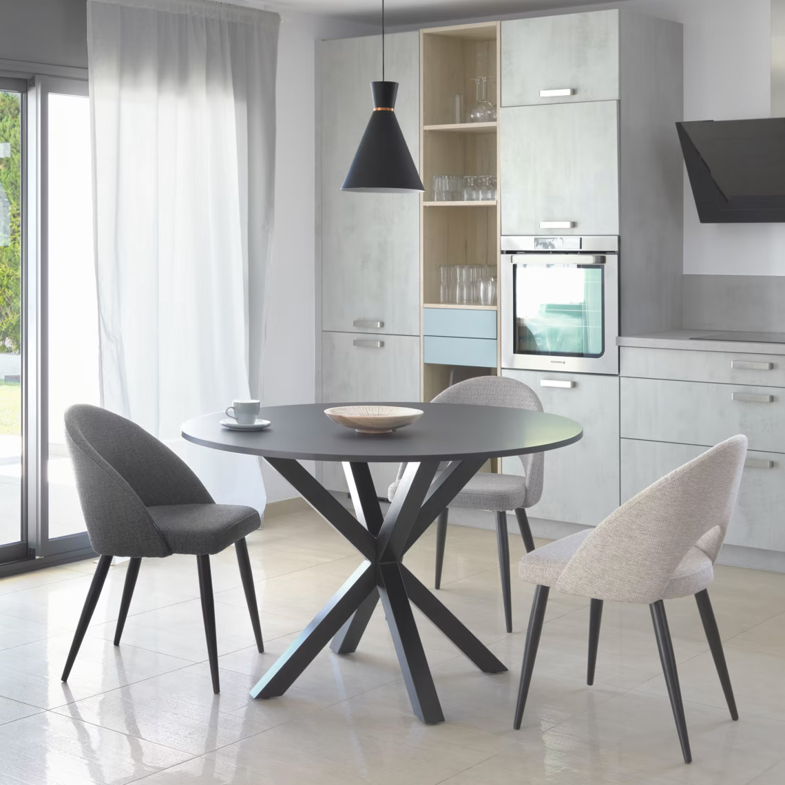 Matbord A.R - Rund bordsskiva